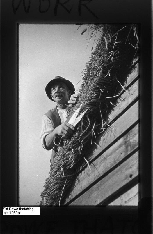 Sid Rowe thatching (2) - Bulmer & District History Group
